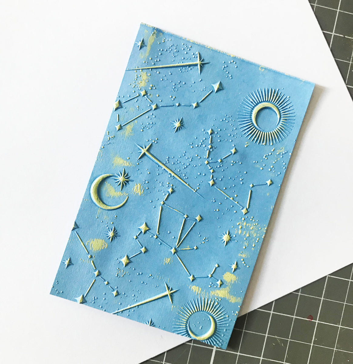 Using Sizzix Acrylic Paints in your crafting projects! – Sizzix.co.uk